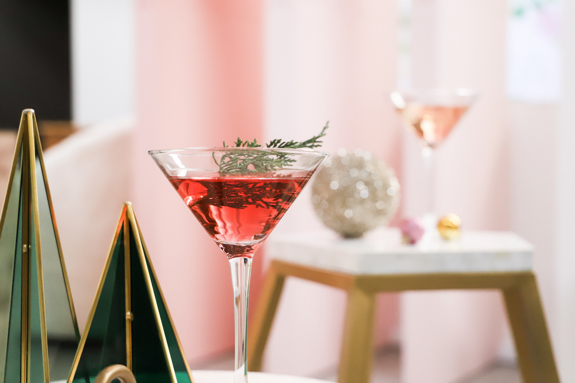 Think Pink: Festive Cocktails to Enjoy this Holiday Season – Explore Home
